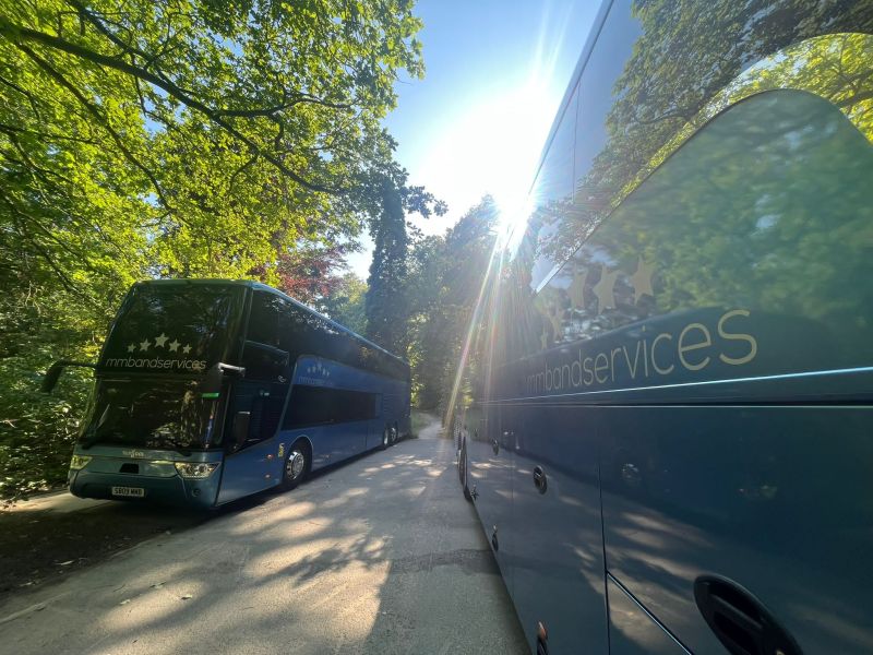 Driving Technology On-board Band Tour Buses - MM Band Services